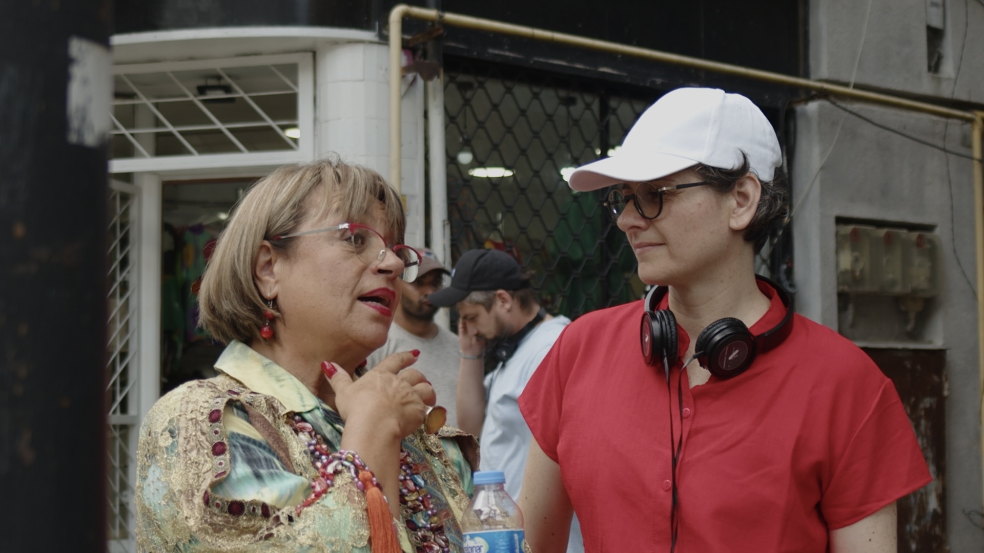 A apărut trailerul filmului Ca fetele, o producție cu Maia Morgenstern, Adriana Trandafir și ...