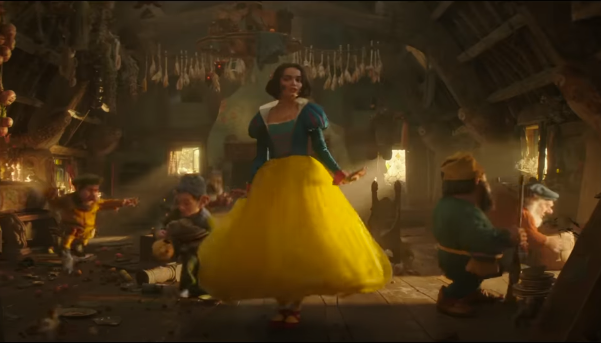 S-a lansat trailerul filmului Albă ca zăpada și cei șapte pitici. Când ...