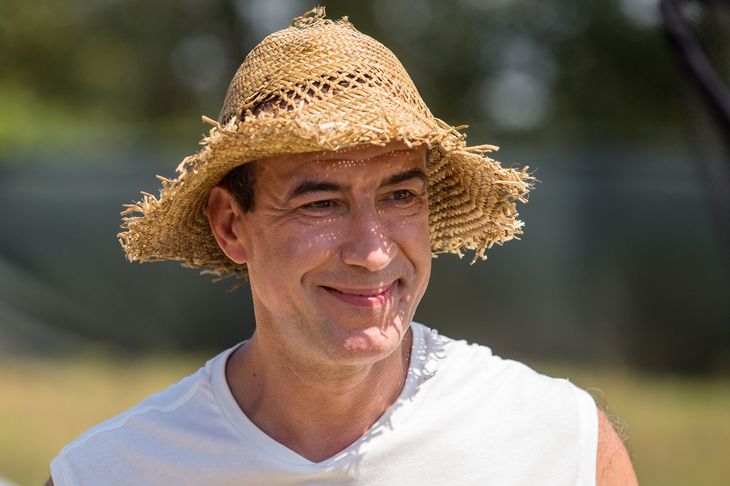 Noutățile lunii august la Pro Cinema. „Nunţi, botezuri şi înmormântări ...