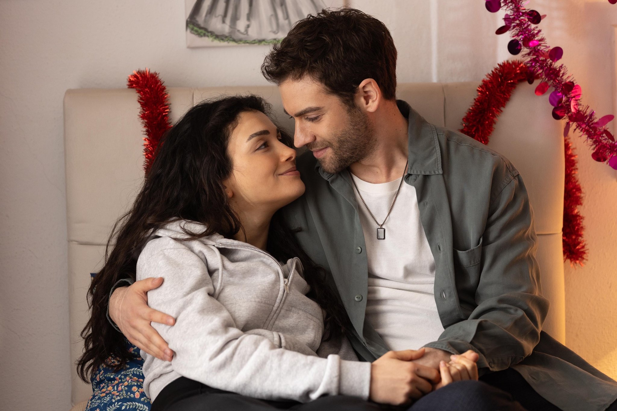 Inelul cu safir, un nou serial turcesc va fi difuzat la Happy Channel ...