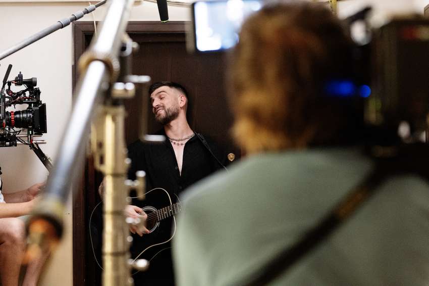 Scara B, episod nou la Pro TV. Vecinii de la Scara B se vor confrunta ...