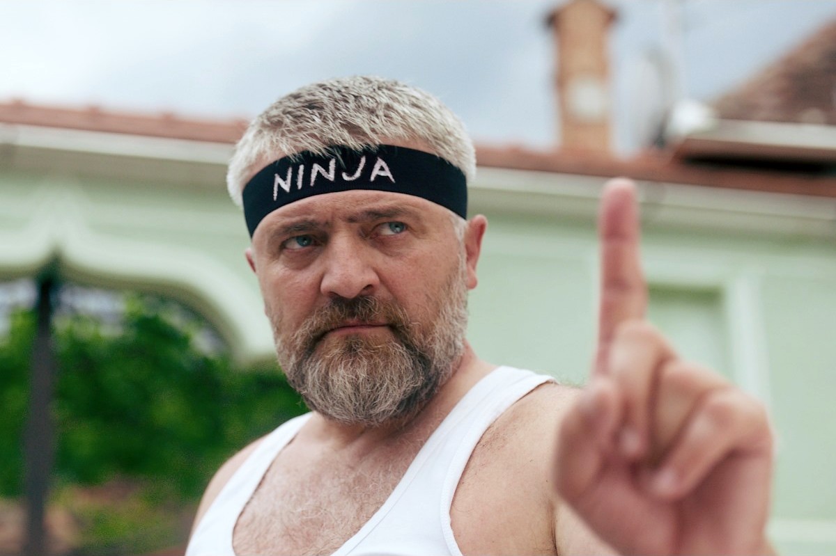 Filmul regizat de Alin Panc poate fi văzut online. Transilvanian Ninja ...